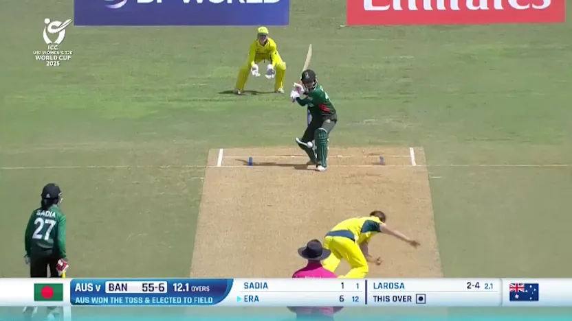 Era launches a Larosa short ball over the rope for six | ICC Women's ...