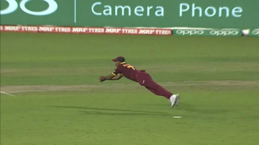 Samuel Badree holds onto amazing diving catch | ICC