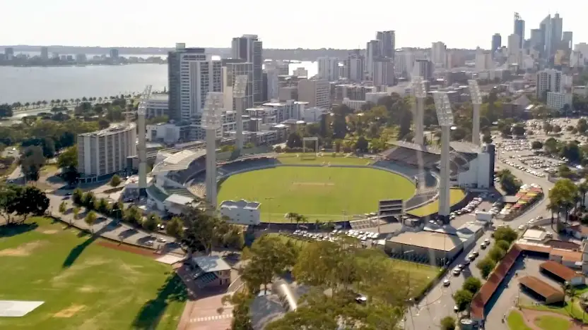 Fans take stunning walk from WACA to Perth Stadium | ICC