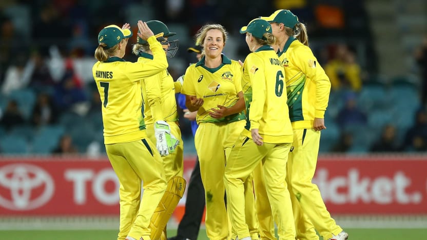 Perry, Molineux dismantle New Zealand for 3-0 sweep