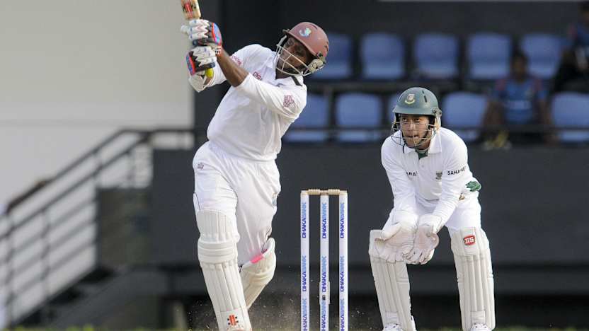 Chanderpaul climbs to third place in batting table