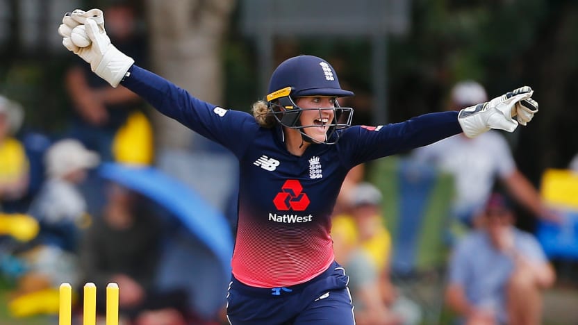 Sarah Taylor announces international retirement