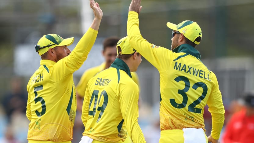 Watch: Glenn Maxwell grabs stunning catch to dismiss Guptill