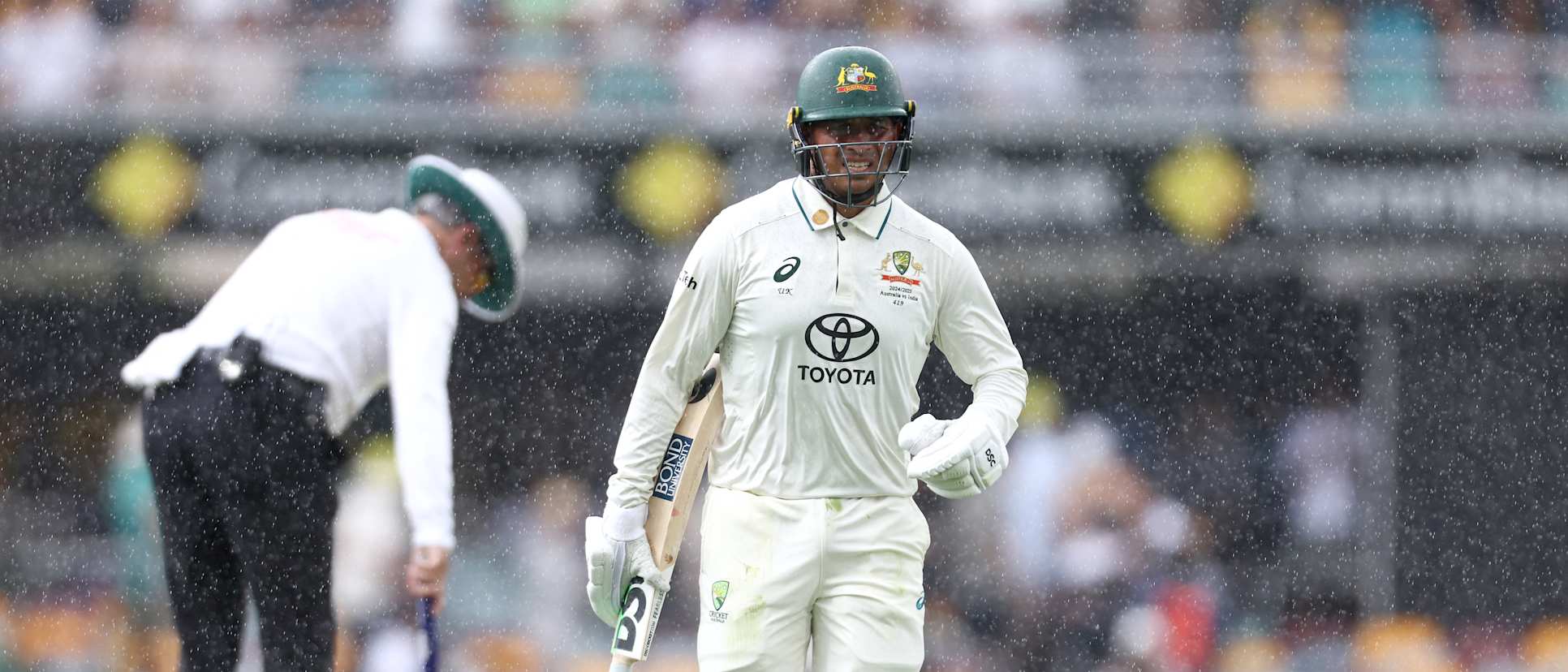 Day 1, Report: Rain plays spoilsport at the Gabba