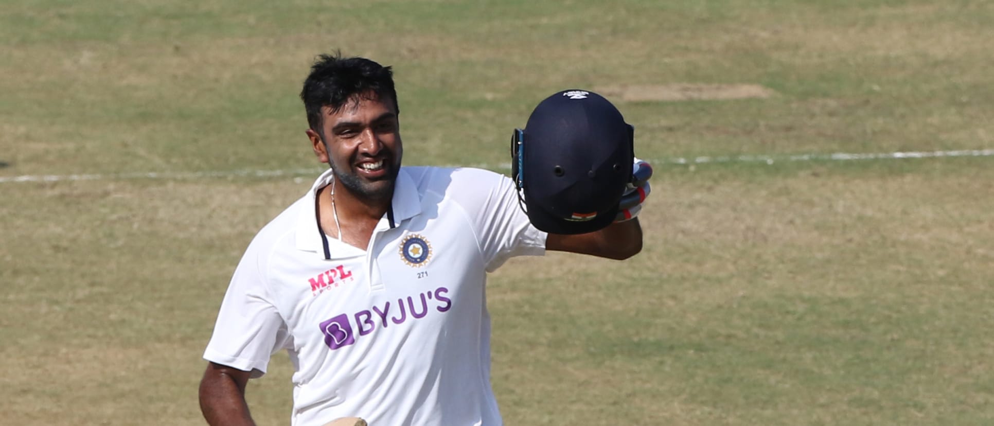 Awesome Ashwin brings Chennai to its feet as India dominate