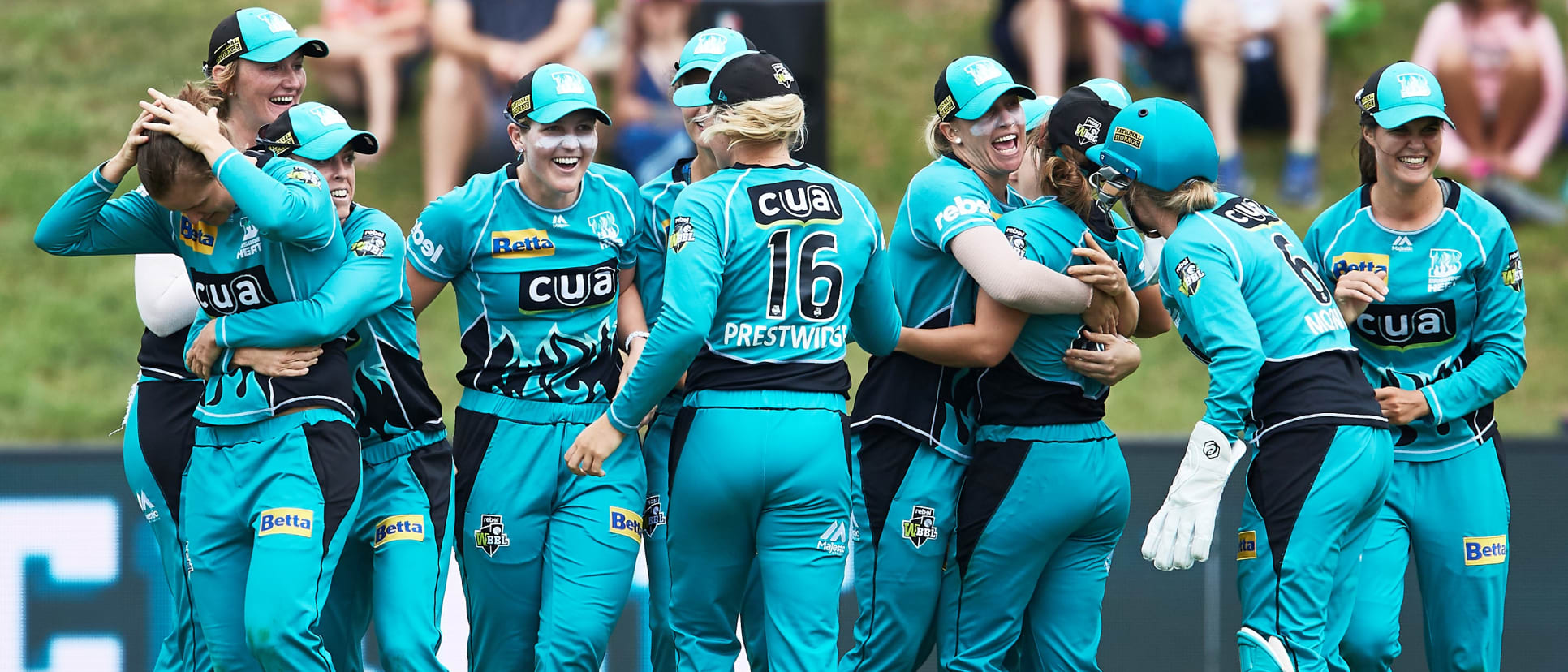 Brisbane Heat come through last-ball thriller to seal finals spot